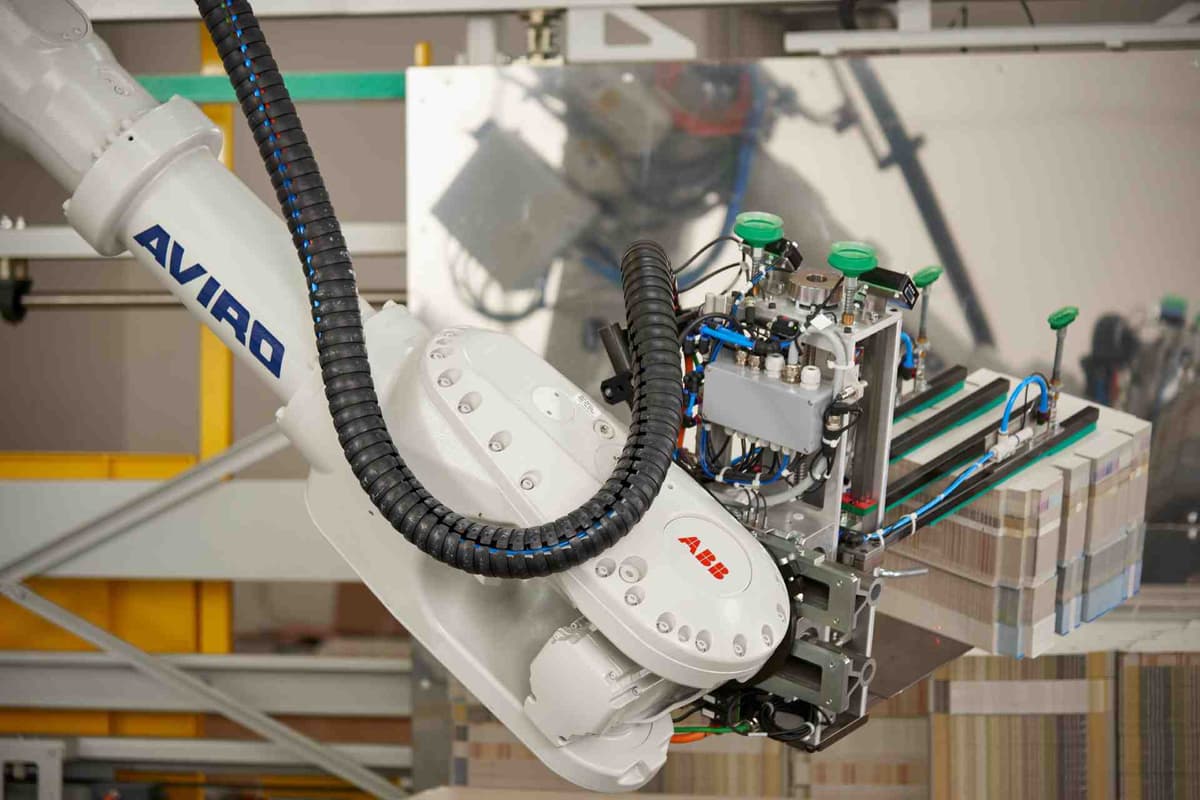 Über eine Tonne Karton in 15 Minuten palettierbar: Aviro sorgt mit ABB ...