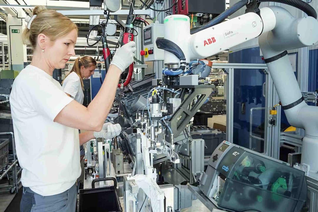 Echte Teamarbeit: Mensch & Roboter im Zusammen­spiel - Destination Zukunft